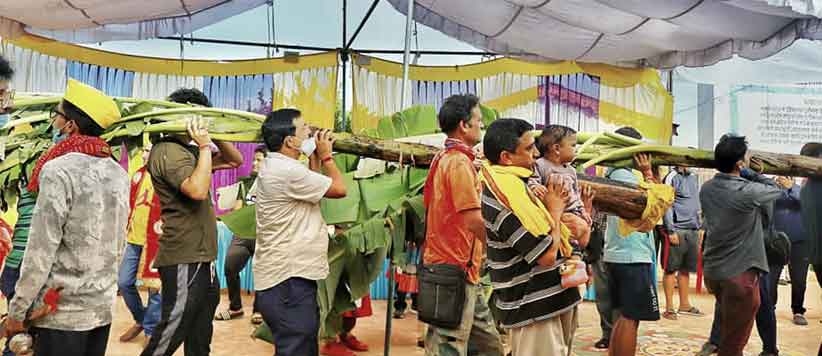 केले के वृक्षों से ऐसे बनती है मां नंदादेवी की प्रतिमा - Nanda Devi ki ...